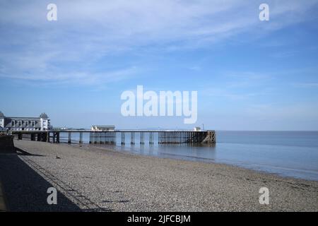 Beach road Penarth Seafront, Penarth Beach and Penarth Pier Pavillion ...