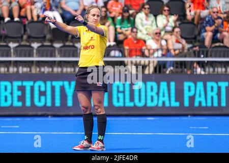 AMSTERDAM - Referee Laurine Delforge during the match between India and ...