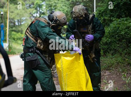 VIRGINIA BEACH, Va. (Jun. 23, 2022)- An Explosive Ordnance Disposal ...
