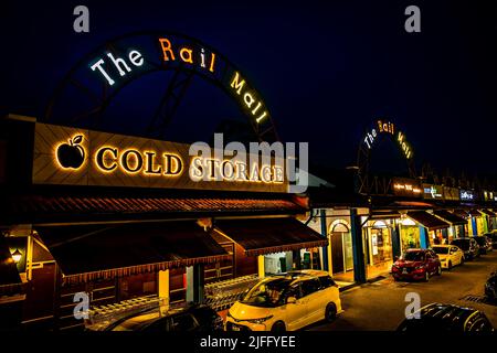 Cold Storage at The Rail Mall. It is situated along Upper Bukit Timah ...