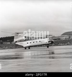BOEING VERTOL V-107 Sea knight tandem rotor transport helicopter Stock ...