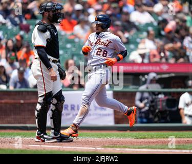 Detroit Tigers' Javier Báez runs to third base during the third inning ...
