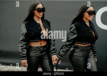 Street style, Shannon and Shannade Clermont (Clermont Twins) arriving ...