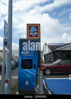 Cologne, Germany. 24th June, 2022. Athletes run at the zoo. At the ...