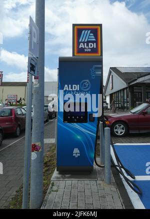 Cologne, Germany. 24th June, 2022. Athletes run at the zoo. At the ...