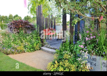 Vitamin G Garden (Alan Williams and Jo Whiley), RHS Feature Garden, RHS ...