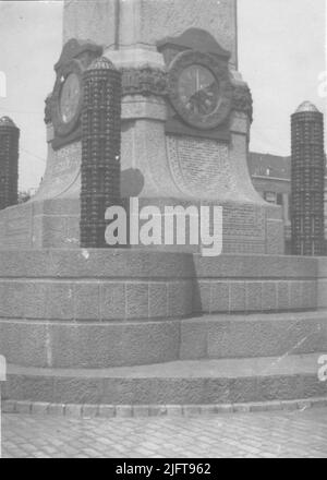 The Marie-Adolffontein (popularly known as the Quack Monument) with the ...