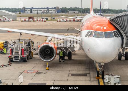 Easyjet plane being refuelled at Gatwick Airport Stock Photo - Alamy
