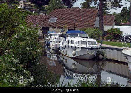 Boats at moorings, near Saltford Brass Mills, on the river Avon at ...