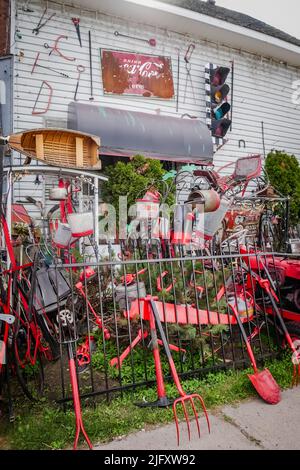Crazy house, decorated with repurposed junk, by artist Dan Seguin, on ...