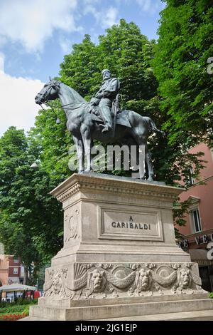 Statue of Garibaldi Via dell'Indipendenza Bologna Italy Stock Photo - Alamy