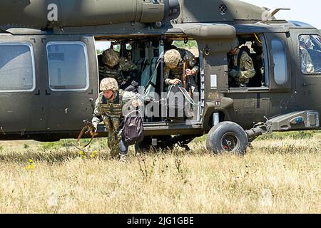 MIHAIL KOGĂLNICEANU, Romania-- Soldiers with the Romanian 9th ...
