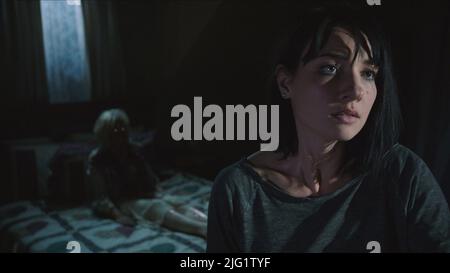 CORTNEY PALM, ZOMBEAVERS, 2014 Stock Photo - Alamy