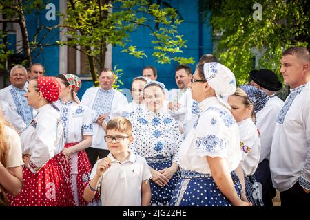 Picture of a group of women slovaks, wearing a traditional folk ...