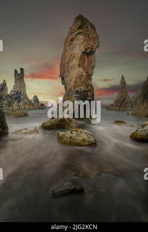 Mangersta sea stack at sunset located on the Isle of Lewis, Outer ...