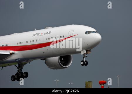 80-1111 Japan Air Self-Defence Force (JASDF) Boeing 777-300ER the ...