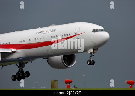 80-1111 Japan Air Self-Defence Force (JASDF) Boeing 777-300ER the ...