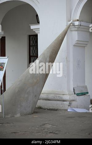 Concrete cone creating blind spot on the street surveillance camera ...