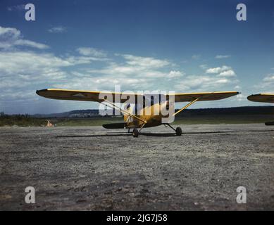 Stinson 105 Voyager was a 1940s American light utility monoplane built ...