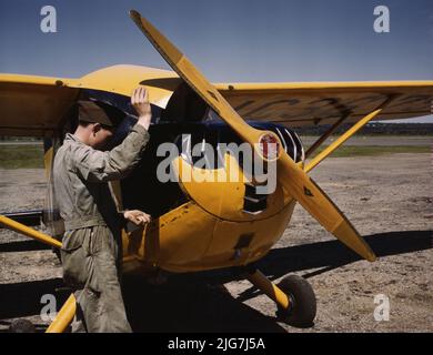 Stinson 105 Voyager was a 1940s American light utility monoplane built ...
