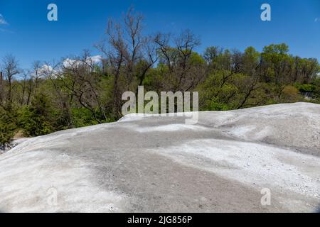 A beautiful shot of the White Cliffs of Conoy Nature preserve in ...