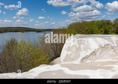 A beautiful shot of the White Cliffs of Conoy Nature preserve in ...