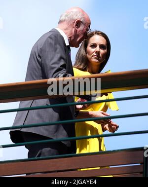The Duchess of Cambridge crosses the bridge with AELTC chairman Ian ...