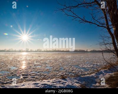 Shuga - disc-shaped ice floes. Fantastic phenomenon on the Vistula ...