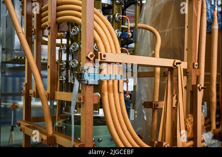 electrical connection with copper bars of a very high voltage ...