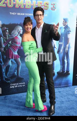 Milo Manheim, Peyton Elizabeth Lee, Blake Draper at arrivals for PROM ...