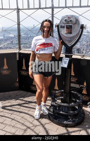 Maddy Madison Brum of the cast of Netflix Docuseries Cheer visits ...