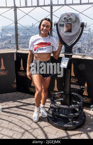 Maddy Madison Brum of the cast of Netflix Docuseries Cheer visits ...