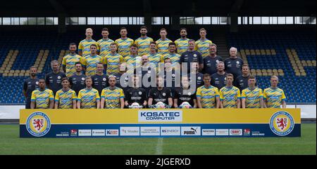 from left: Anton Donkor, Coach Miron Muslic (Schalke) Gelsenkirchen ...