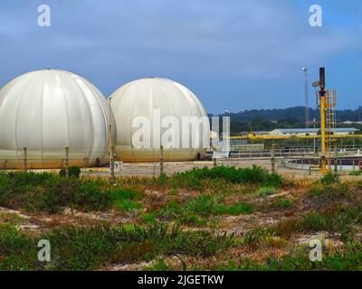 Liquifies gas tanks supply power Stock Photo - Alamy