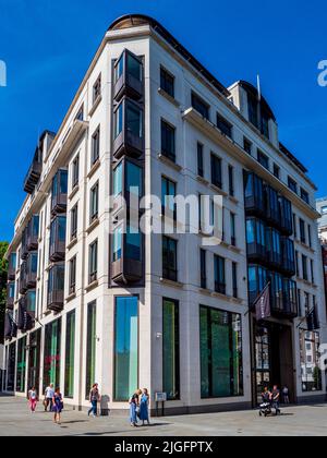 Phillips auction house in Berkeley Square, London Stock Photo - Alamy