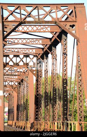 Old Rustic Iron Bridge Bridge Stock Photo - Alamy