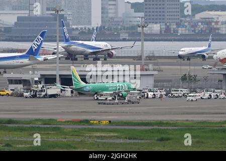FDA's Embraer 175 (E175, JA11FJ) taking off from Haneda Airport, on May ...
