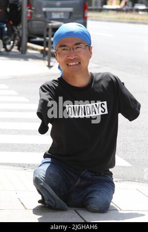 Japanese handicapped author without arms and legs Hirotada Ototake ...