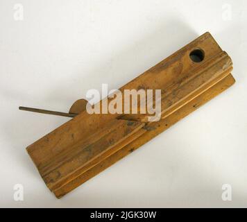Hyvel Plane, "Sponth grinder for grooves", made of wood. Acquired at ...