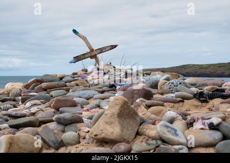 Dobby's grave at Freshwater West in Pembrokeshire has become an ...