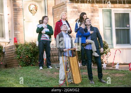 ROBIN WILLIAMS, CLARK DUKE, CANDICE BERGEN, JOEL MCHALE, LAUREN GRAHAM ...