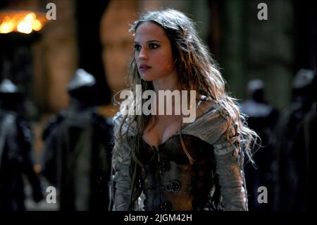 SEVENTH SON (2014) ALICIA VIKANDER SERGEY BODROV (DIR) MOVIESTORE ...