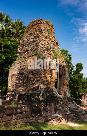 Prasat Phum Pon is an ancient temple located in Cambodia, notable for ...