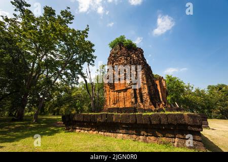 Prasat Prang Ku, Khmer hindu temple, Si Saket(Si Sa Ket), Isan(Isaan ...