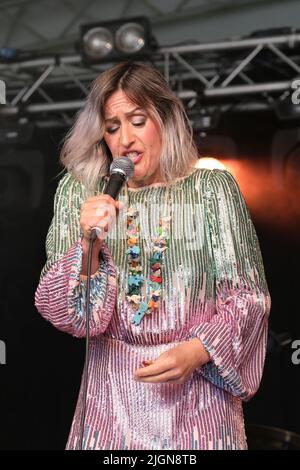 Soul singer, Alice Russell performing at Cornbury Festival, Great Tew ...