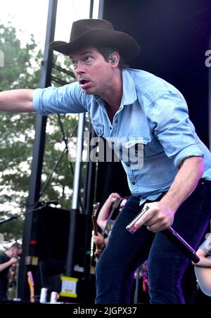 Singer, songwriter and musician Mike Harris is shown performing on ...