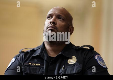Capitol Police Officer Harry Dunn speaks during the Ben Nelson Gala ...