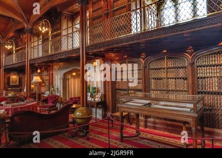 Arundel Castle Library Stock Photo - Alamy
