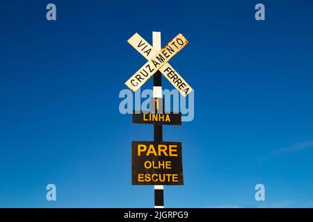 Silvânia, Goiás, Brazil – July 10, 2022: Railroad crossing. 1 Track ...