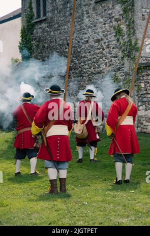 Red-coated uniform of the British Army from 17th century Stock Photo ...
